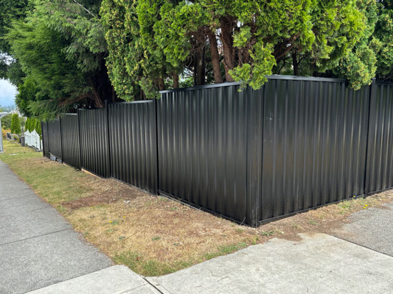 Steel Fencing | Big Red Cedar