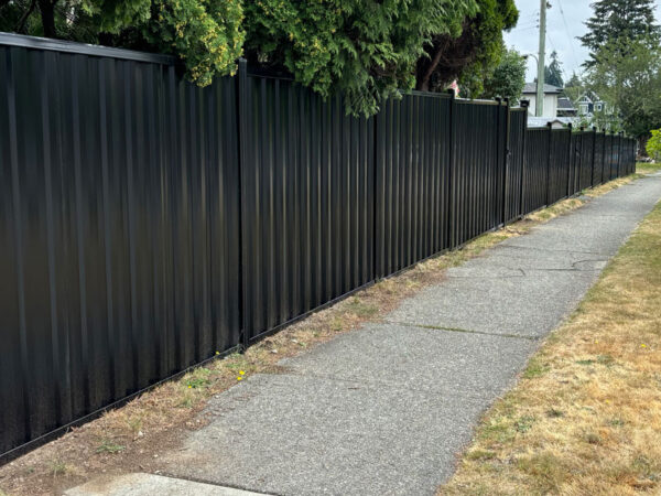 Steel Fencing | Big Red Cedar